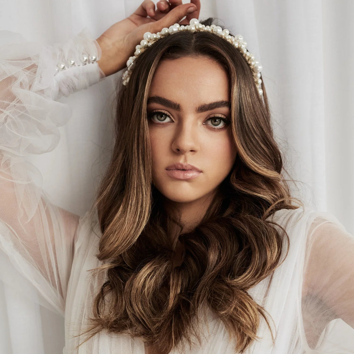 A'el Este - Charlotte - Bridal Pearl Headband - Gold – The White Collection