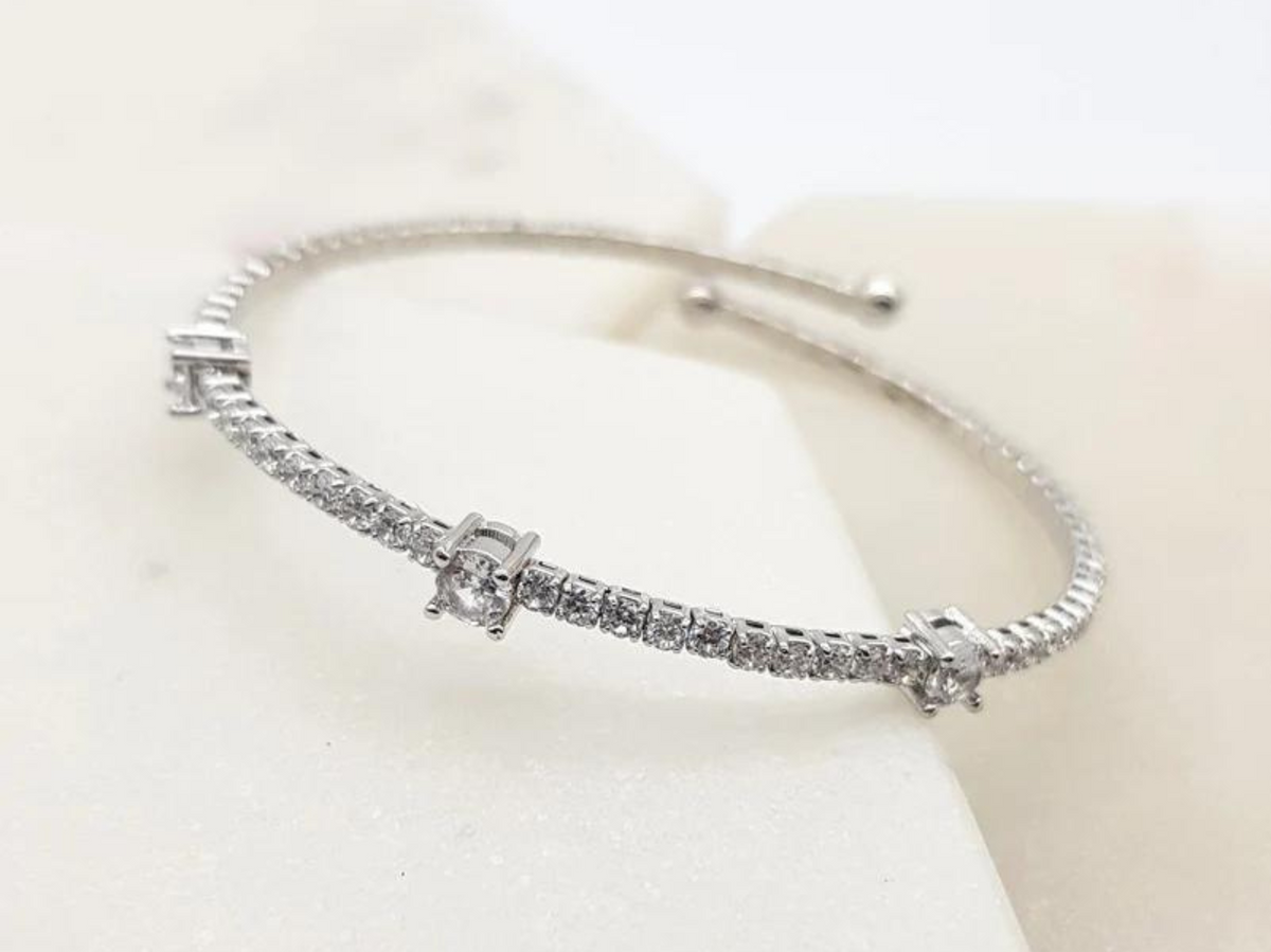 Roxanne - Simple Crystal Bridal Bangle Bracelet – The White Collection