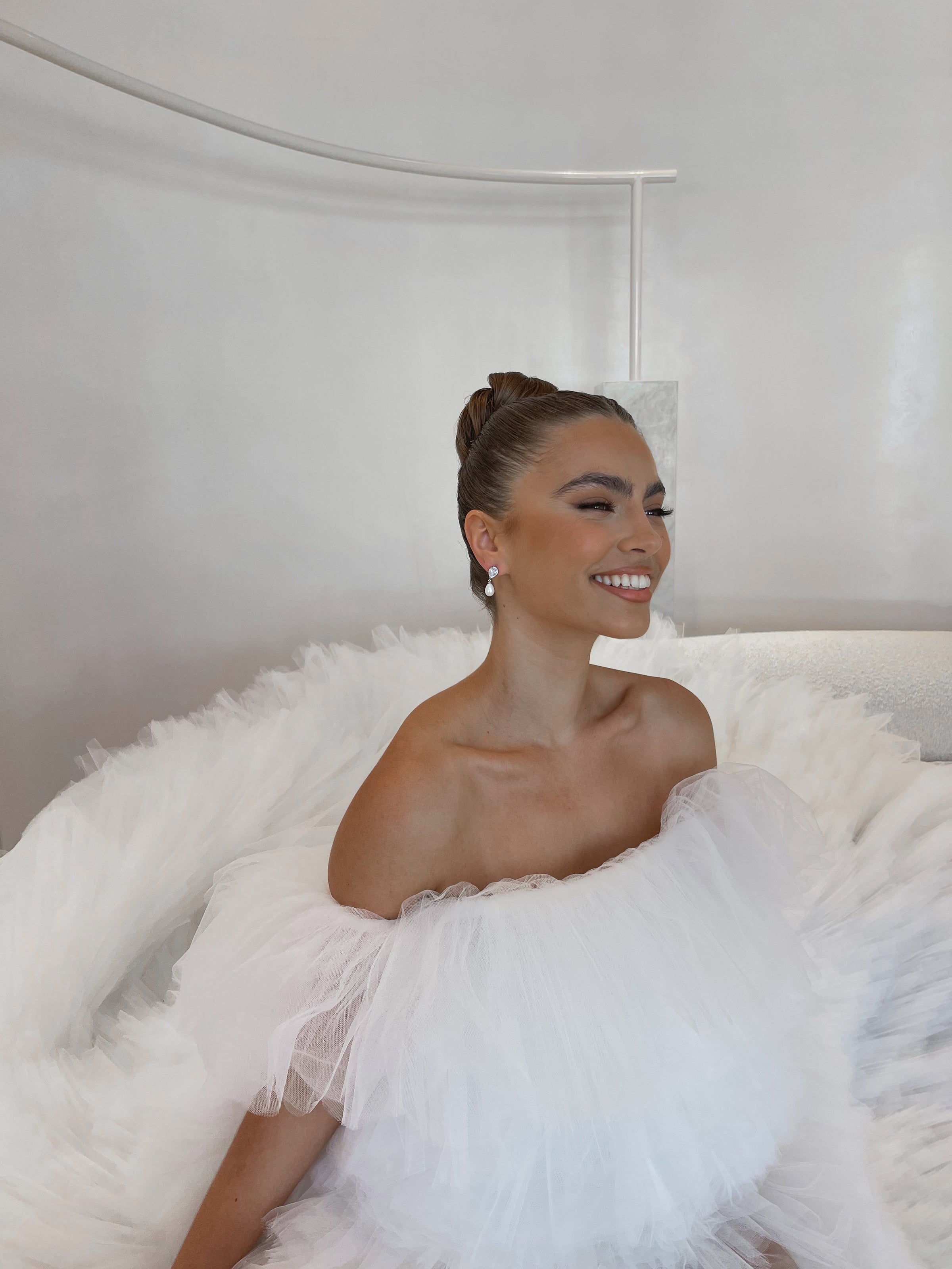 Sara - Classic Bridal Crystal Pearl Earrings | The White Collection